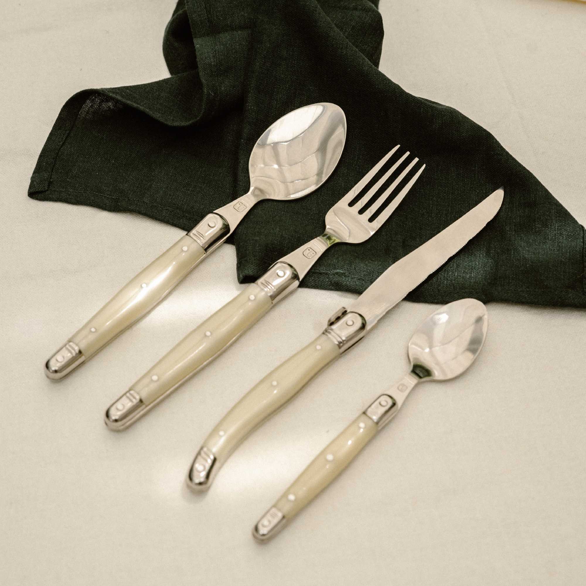 Set de cuchilleria 24 pcs Cubiertos Versalle Simplit – Kitchen Center