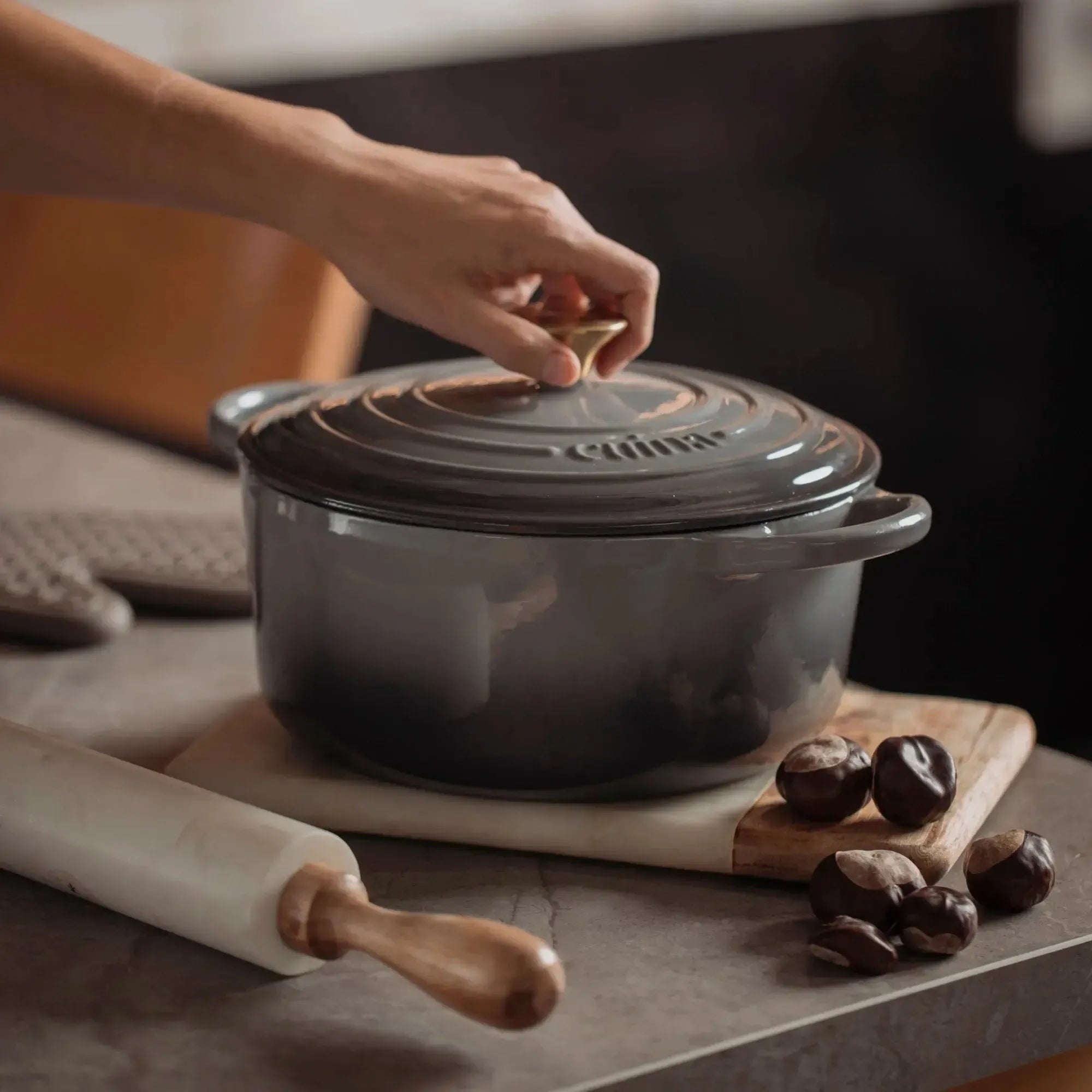 Olla Redonda 26 Cm Hierro Fundido Graphite Cuina – Kitchen Center