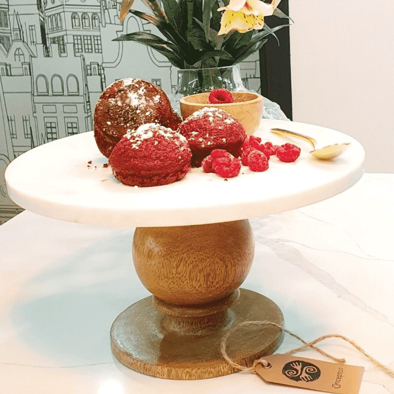 Tortero de Mármol en Pedestal de Madera – Kitchen Center